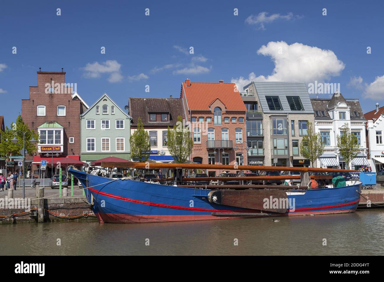 Inland harbours hi-res stock photography and images - Alamy