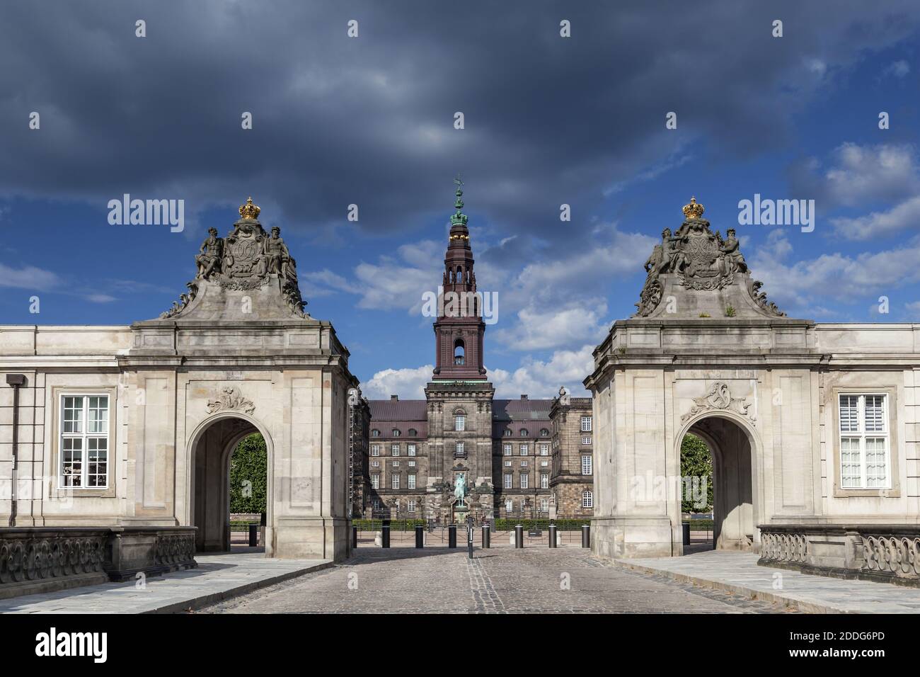 geography / travel, Denmark, Copenhagen, city palace Christiansborg on ...