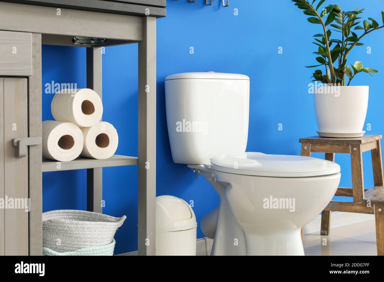 Stylish interior of modern restroom Stock Photo - Alamy