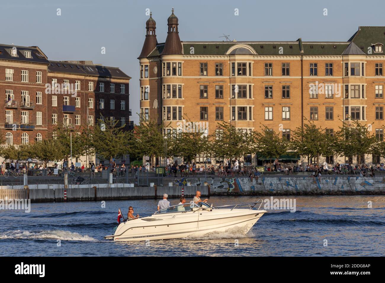 Open air malls hi-res stock photography and images - Alamy