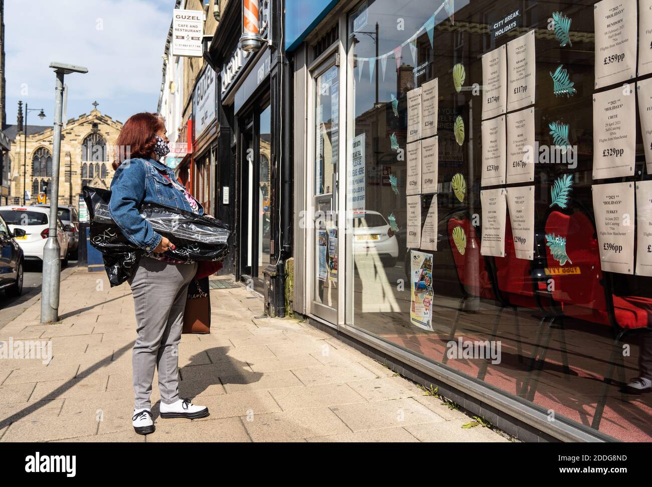Travel agents window hi-res stock photography and images - Alamy