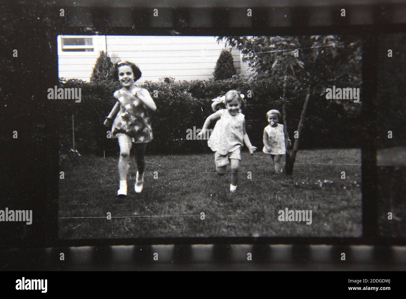 1970s kids running hi-res stock photography and images - Alamy