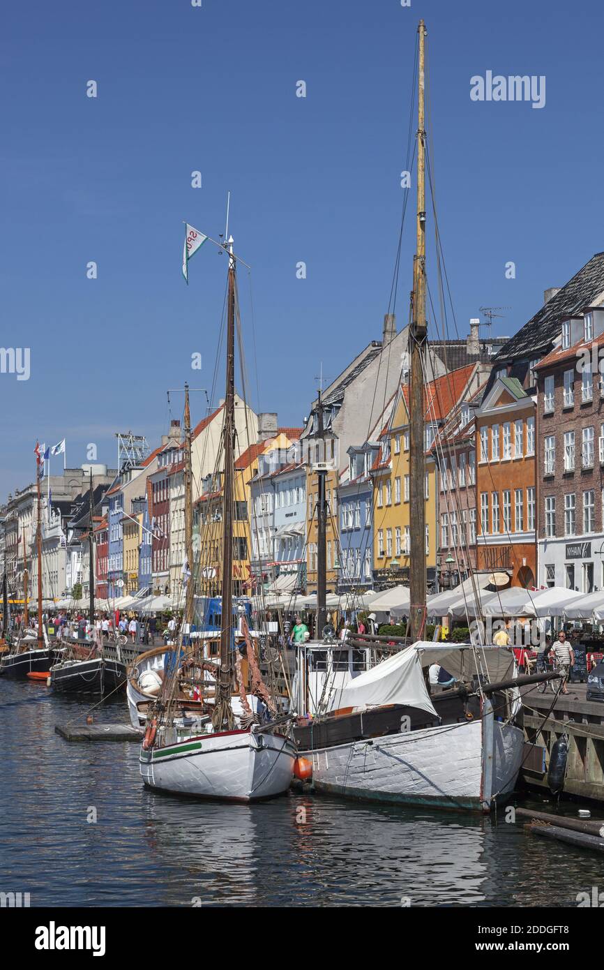 geography/travel, Denmark, Copenhagen, sailing ship in Nyhavn in ...