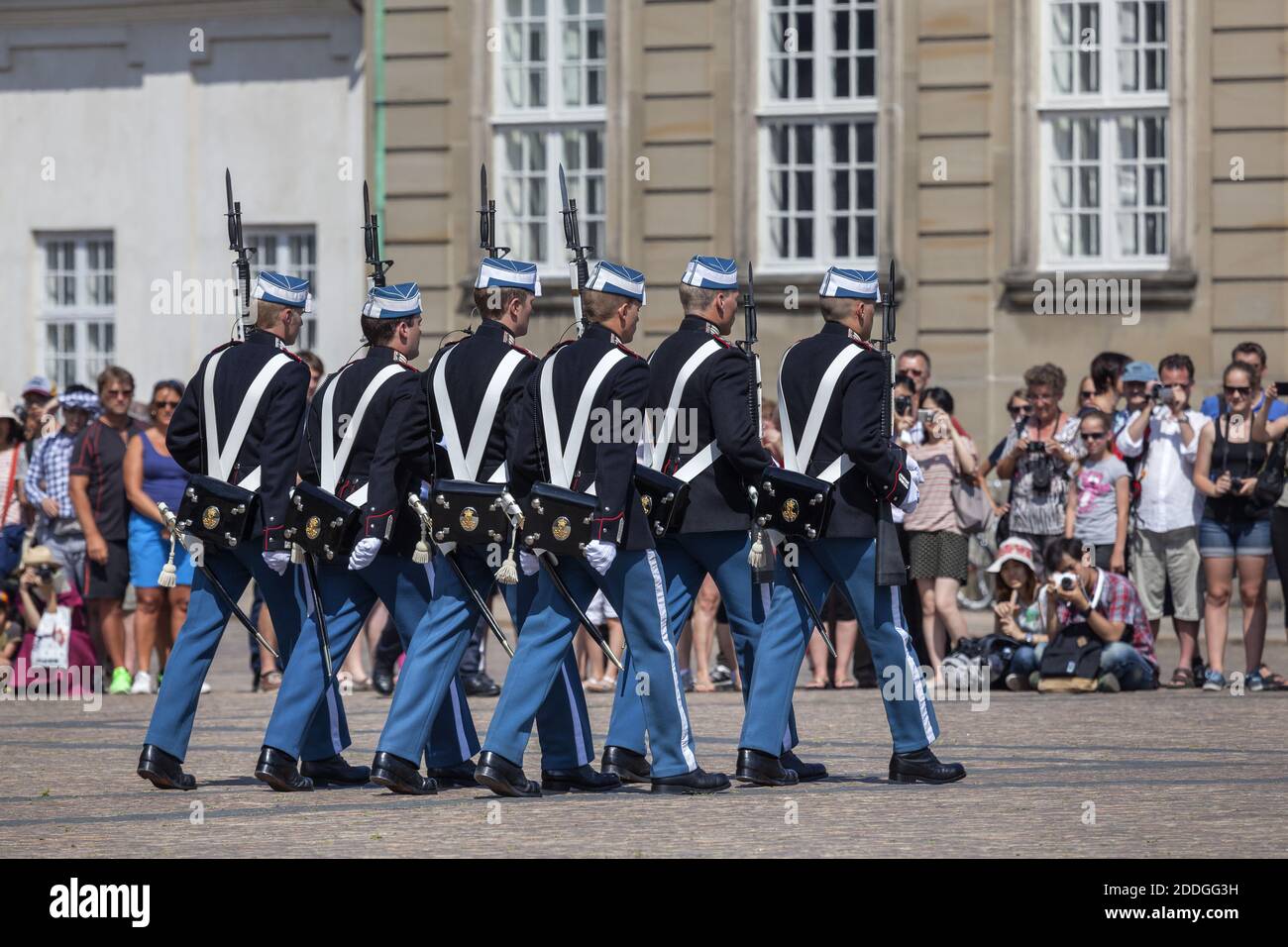 geography / travel, Denmark, Copenhagen, changing of the guard the ...