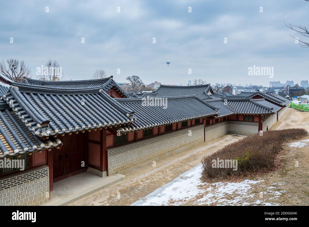 Wooden house and black tiles of Hwaseong Haenggung Palace in Suwon ...