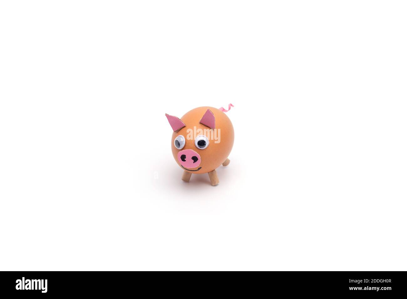 how to make easy pig or piglet craft from an eggshell and colored paper ...