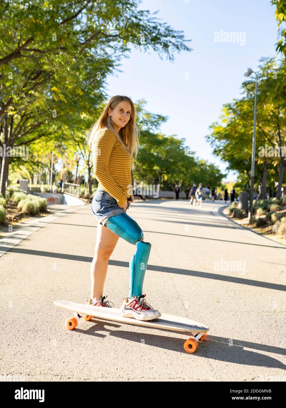 Flying arms spread hi-res stock photography and images - Alamy