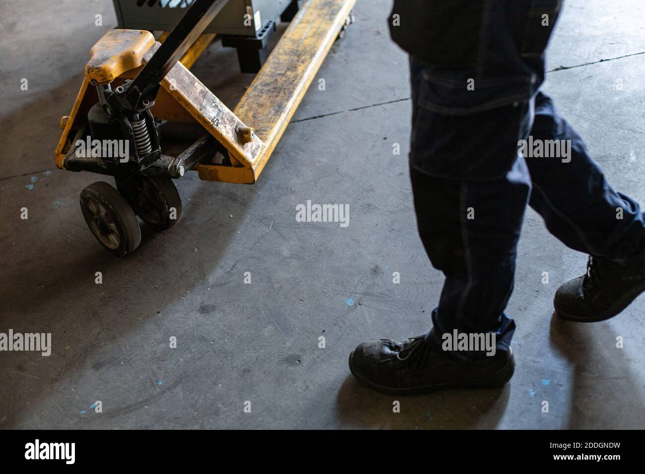 Pull trolley hi-res stock photography and images - Alamy
