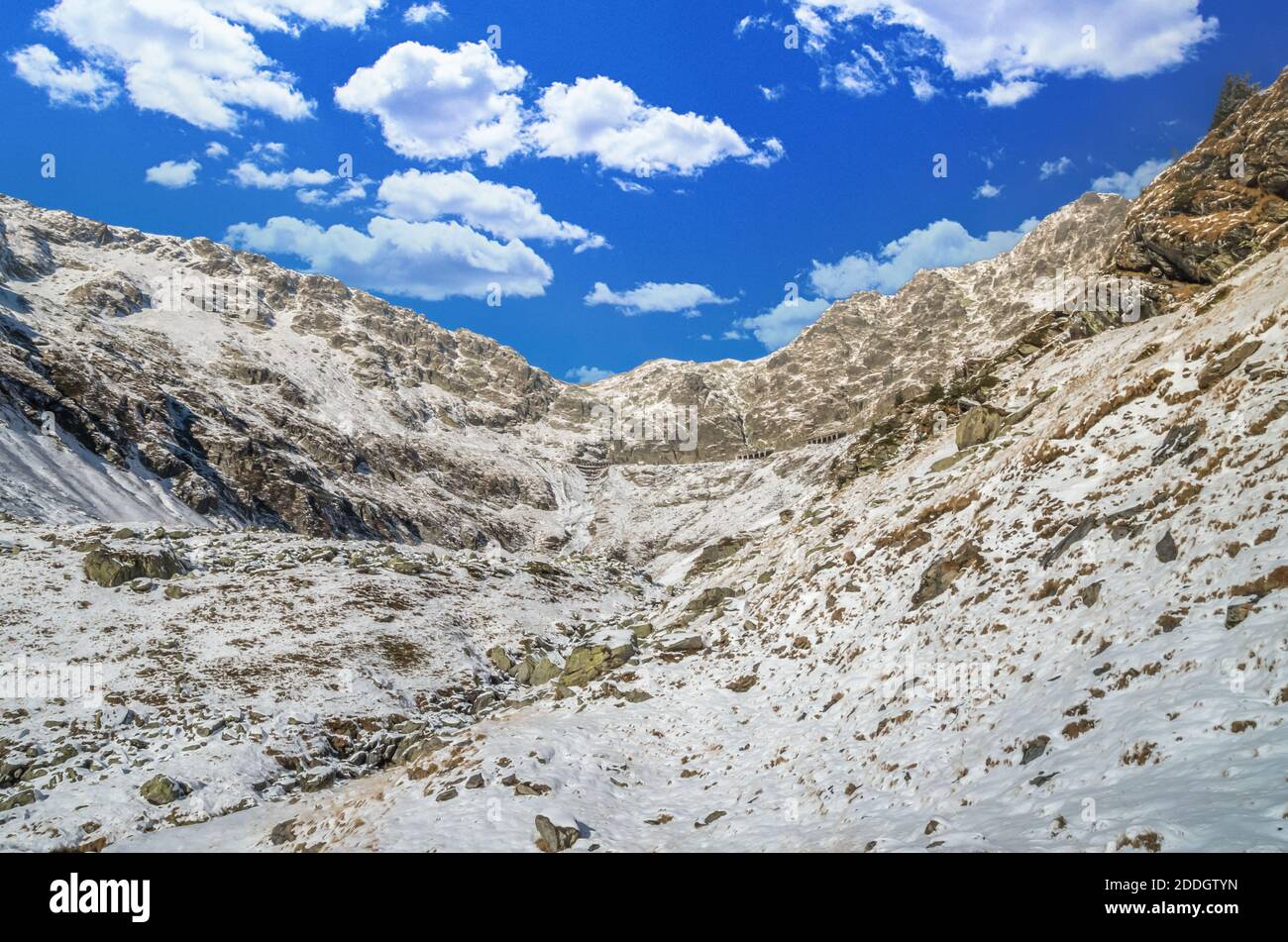 Transfagarasan road fagaras mountains hi-res stock photography and ...