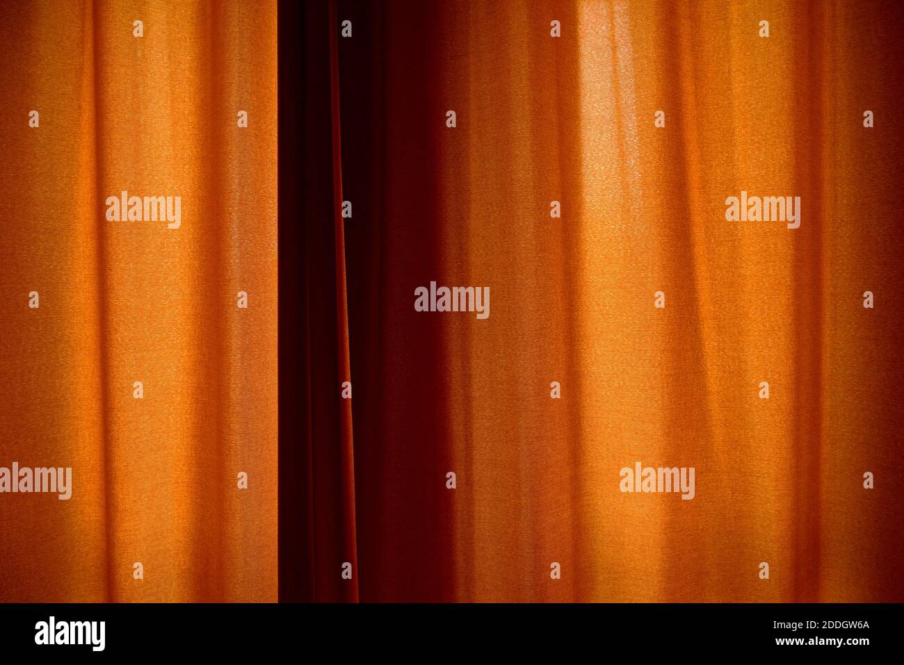 Closed curtains hi-res stock photography and images - Alamy