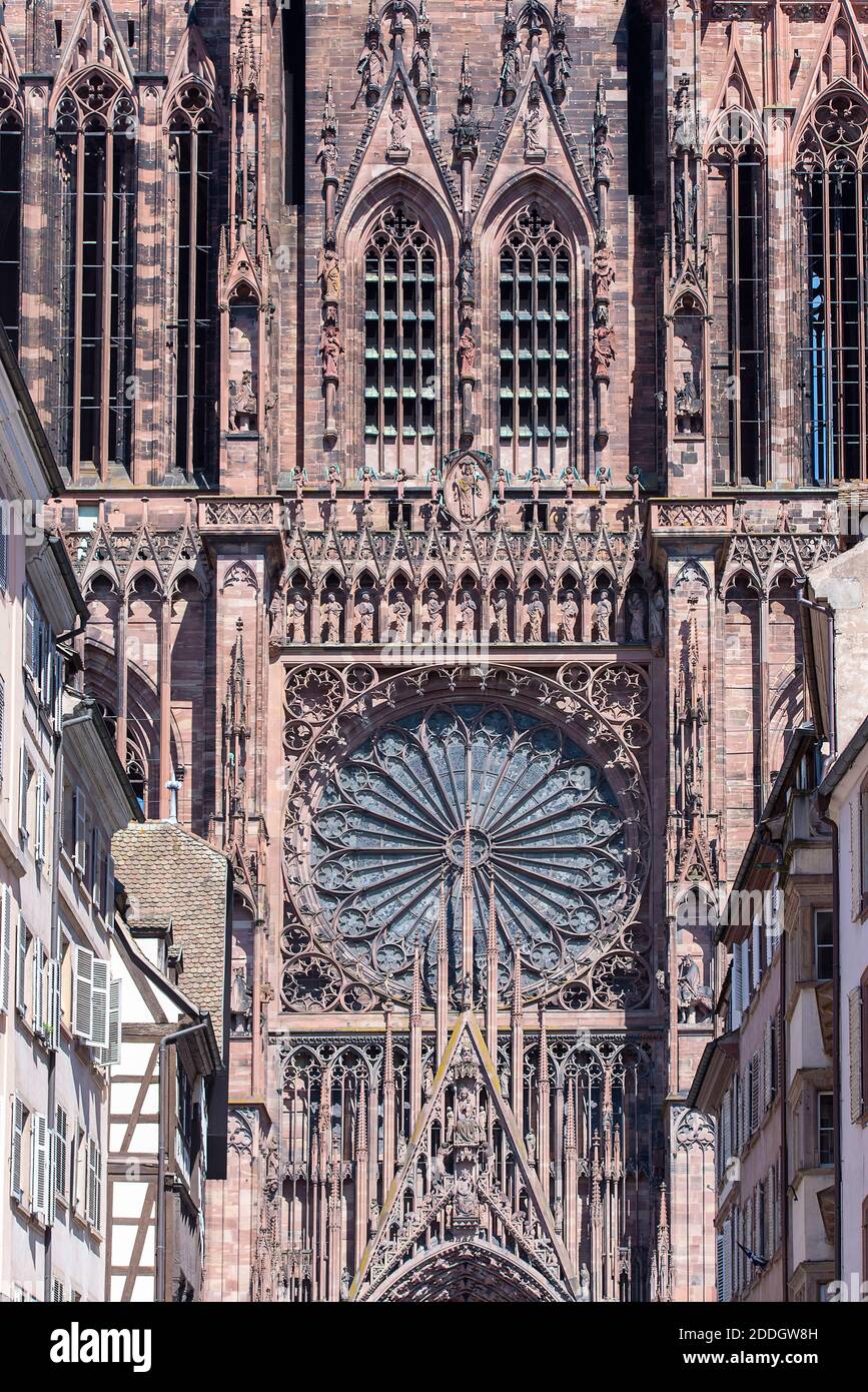 Strasbourg cathedral detail facade hi-res stock photography and images ...