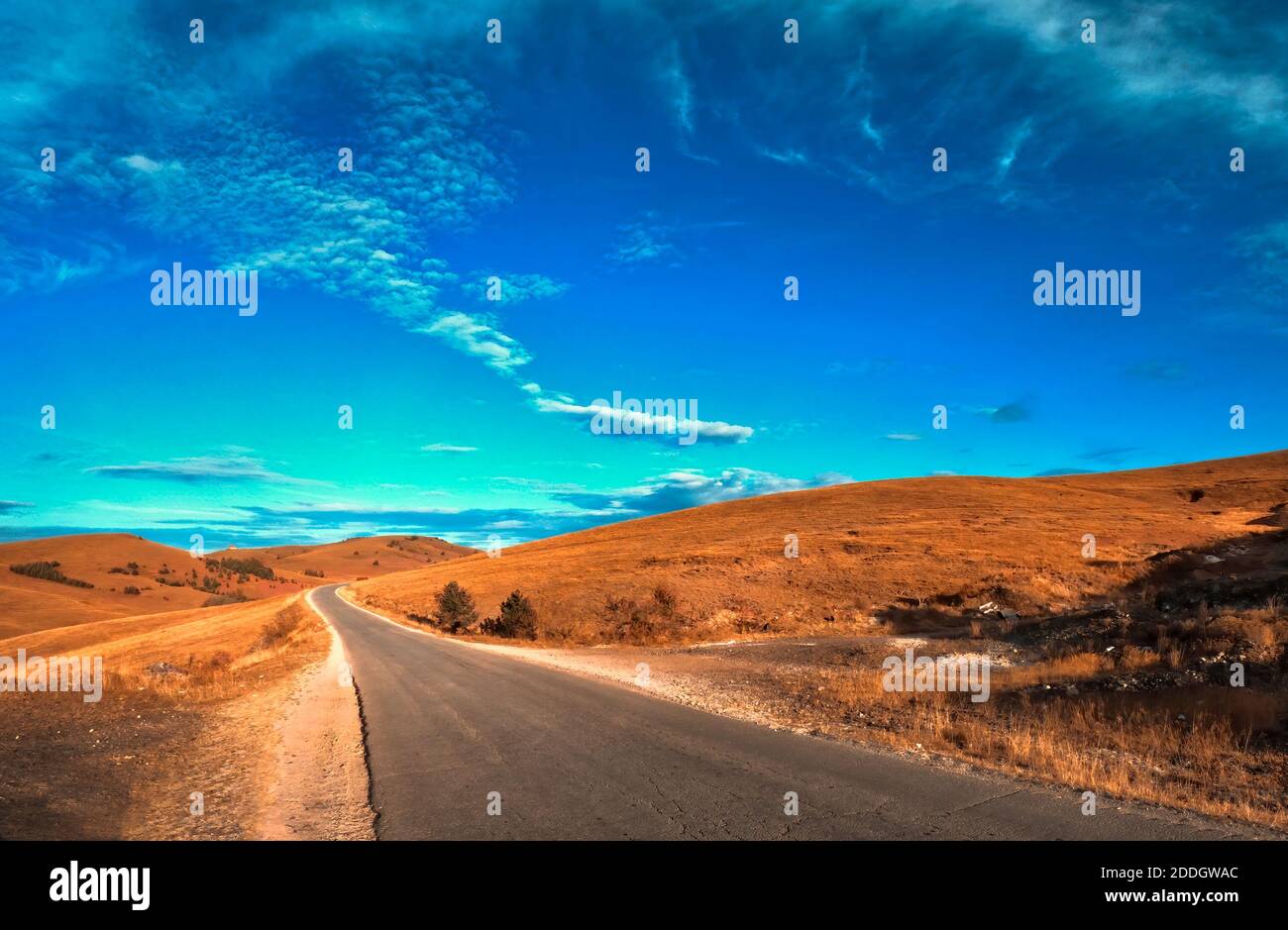 Empty landscape hi-res stock photography and images - Alamy