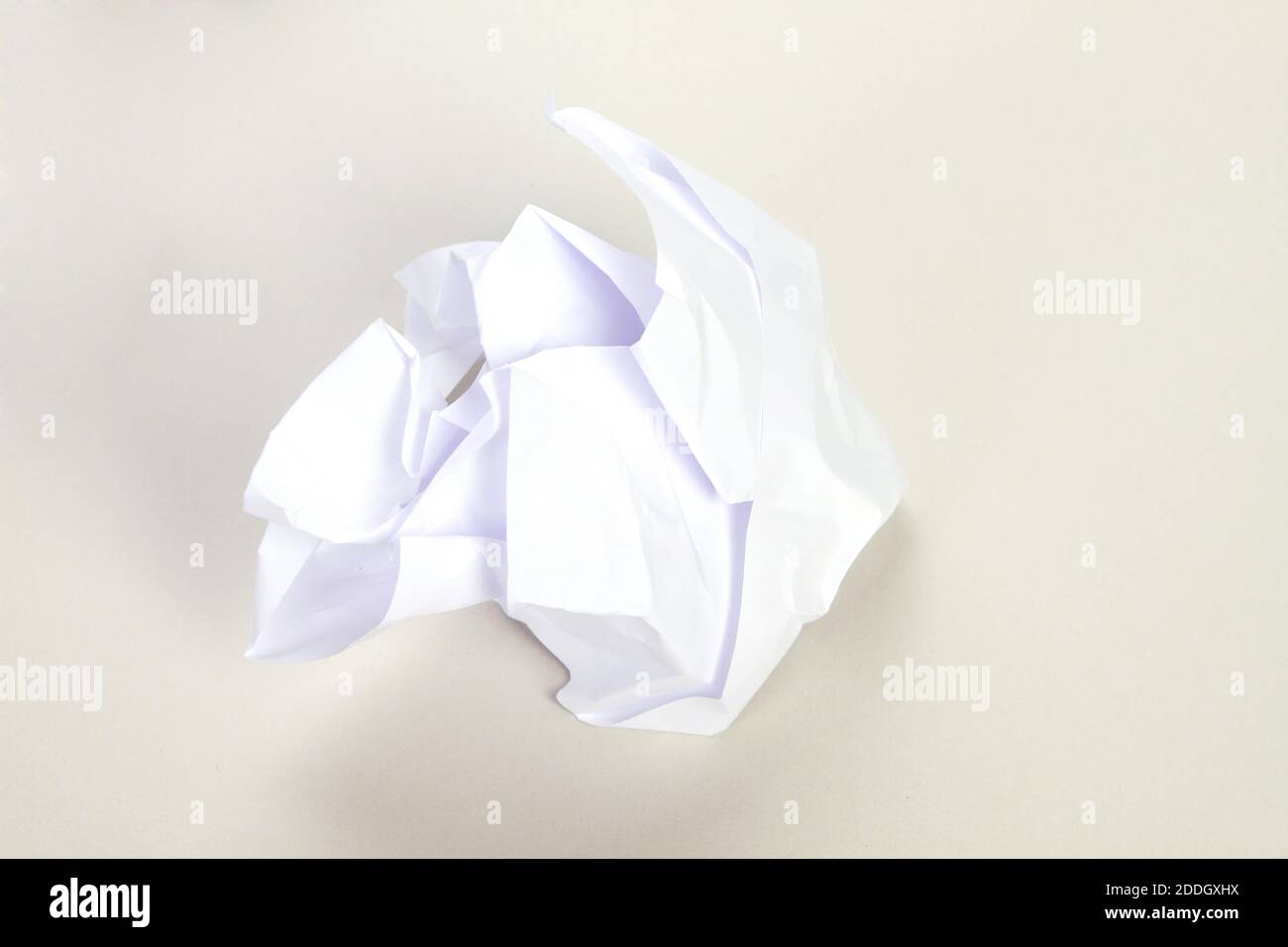 Crumpled piece paper hi-res stock photography and images - Alamy