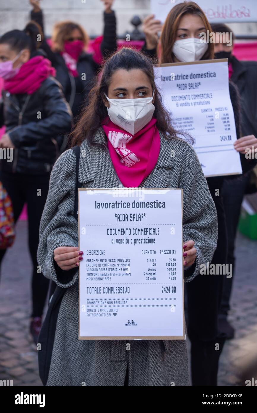 Production mondiale hi-res stock photography and images - Alamy