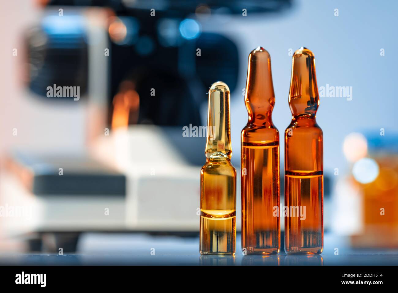 Medical vial medication near hi-res stock photography and images - Alamy