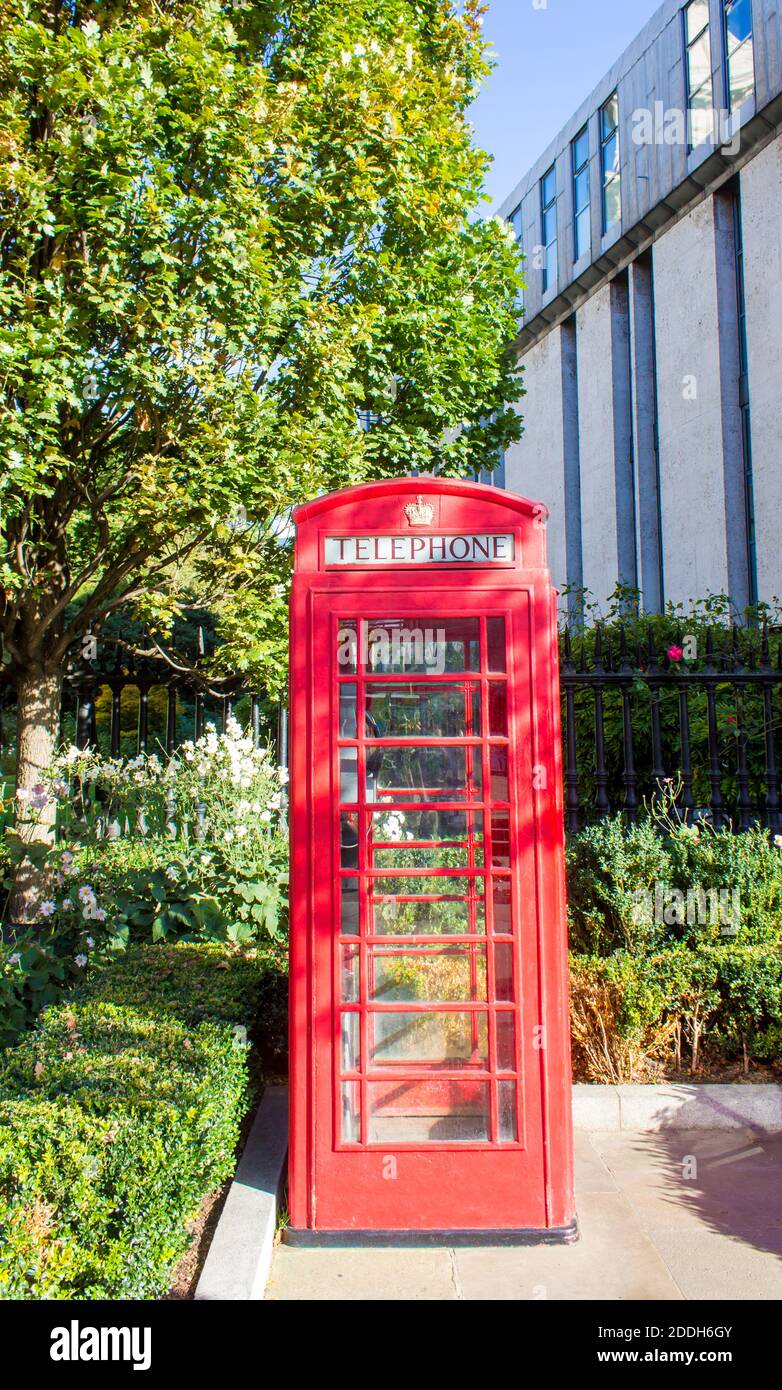 London, United Kingdom - red telephone box in London Stock Photo - Alamy