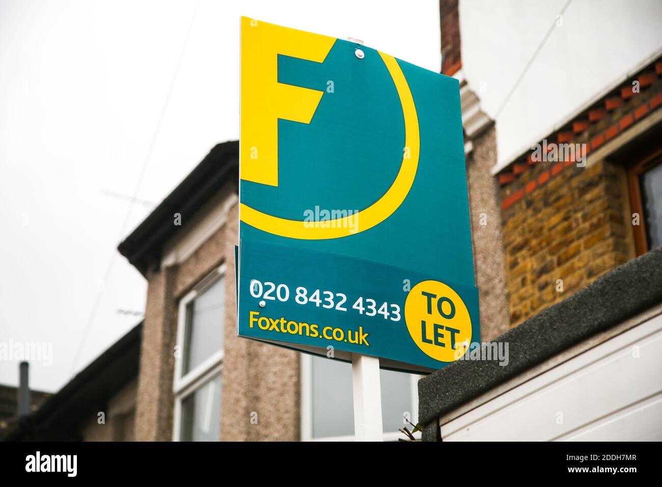 Foxtons estate agents property hi-res stock photography and images - Alamy