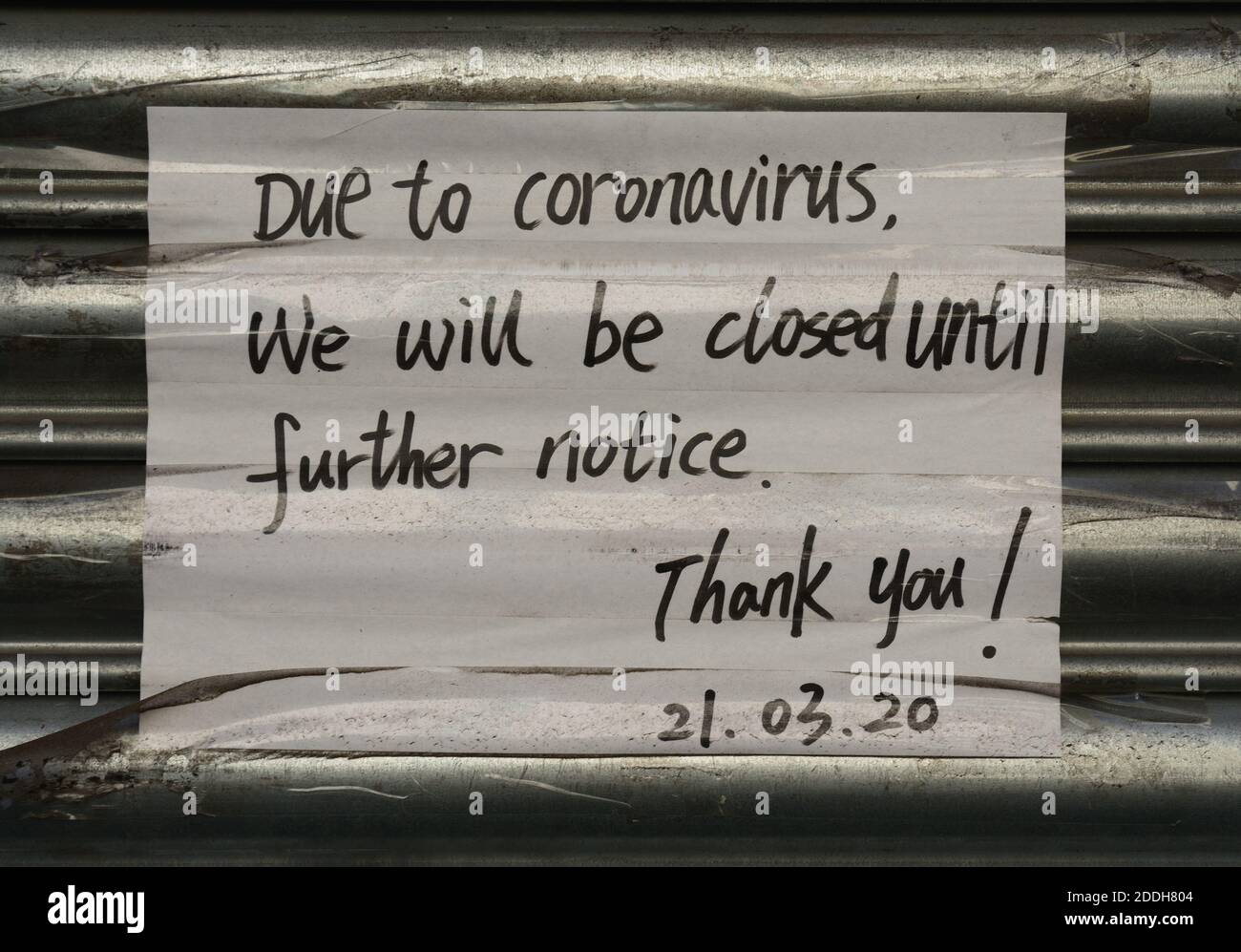 Shop closed closure notice hi-res stock photography and images - Alamy