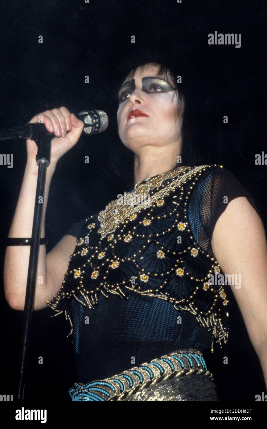 Siouxsie Sioux from Siouxsie and the Banshees live at Hammerswithh ...