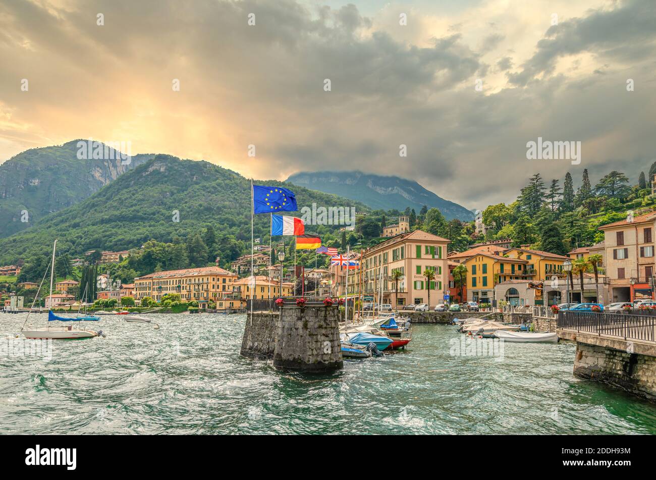Promenade menaggio lake como hi-res stock photography and images - Alamy