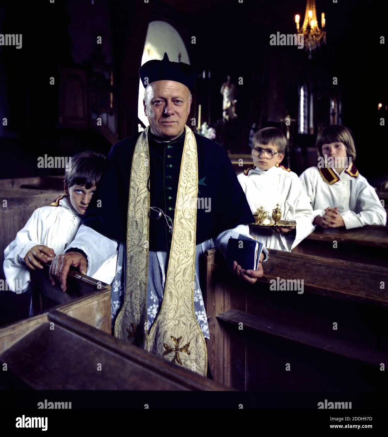 France young priest religion hi-res stock photography and images - Alamy