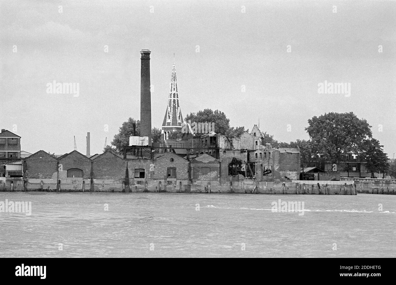 Oil 1970s hi-res stock photography and images - Alamy