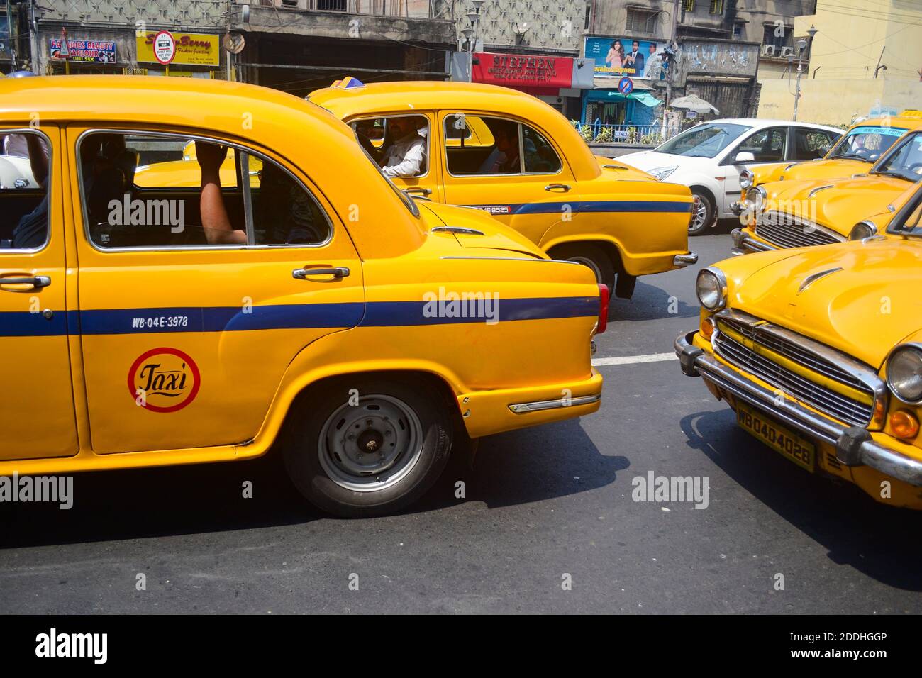 Yellow indian taxi hi-res stock photography and images - Alamy