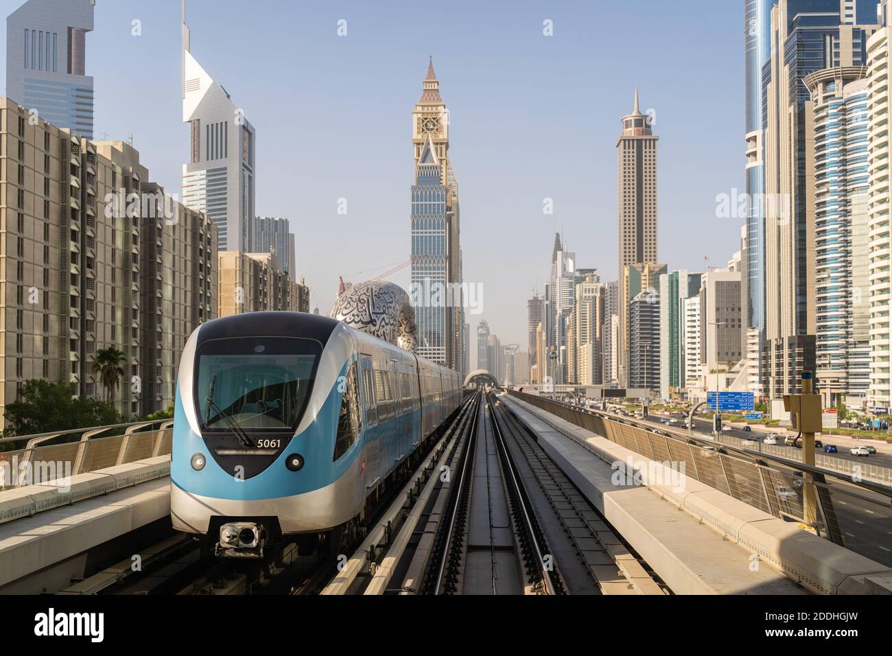 Elevated metro rail hi-res stock photography and images - Alamy