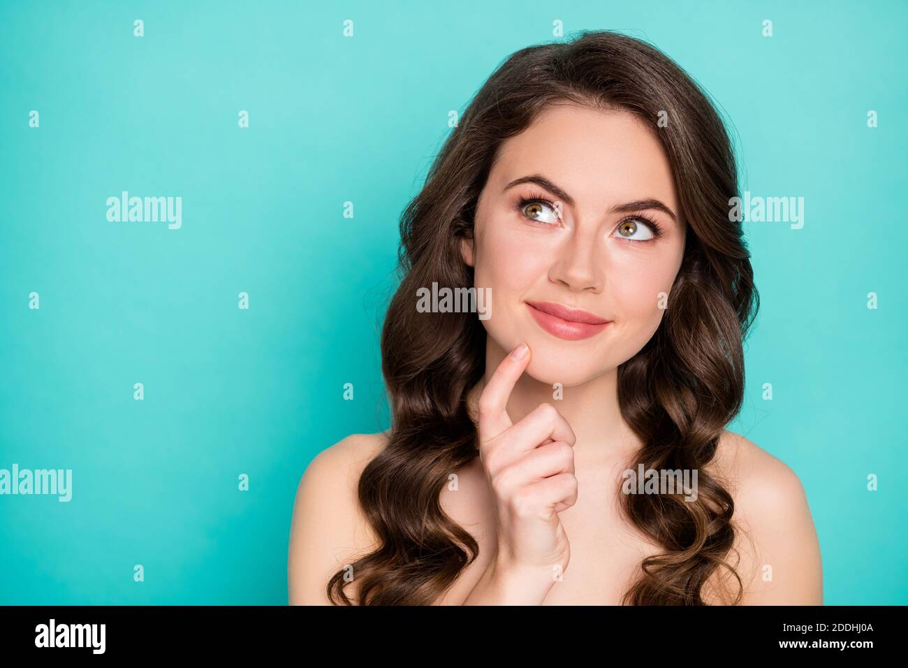 Close-up portrait of her she nice-looking attractive dreamy cheery ...