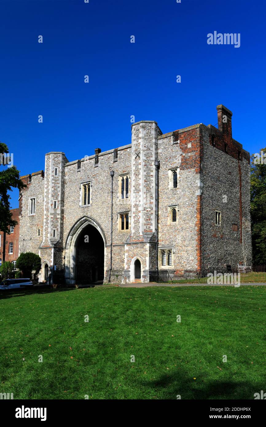 St Albans Abbey Gatehouse High Resolution Stock Photography and Images ...