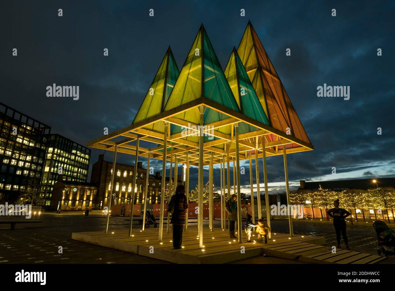Battle bridge place in kings cross hi-res stock photography and images ...