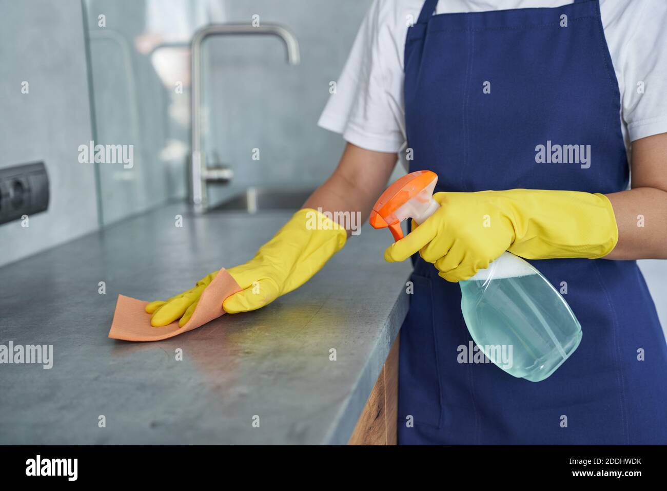 Lady cleaner hi-res stock photography and images - Alamy