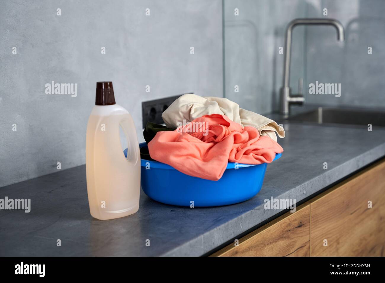 Plastic laundry basket hi-res stock photography and images - Alamy