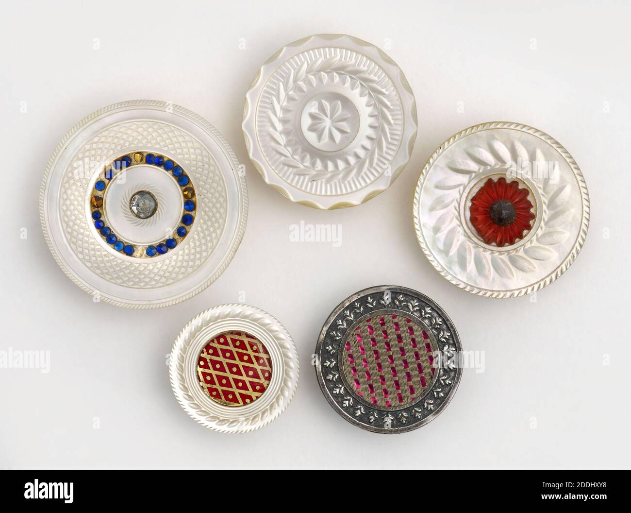 Gilt buttons hi-res stock photography and images - Alamy