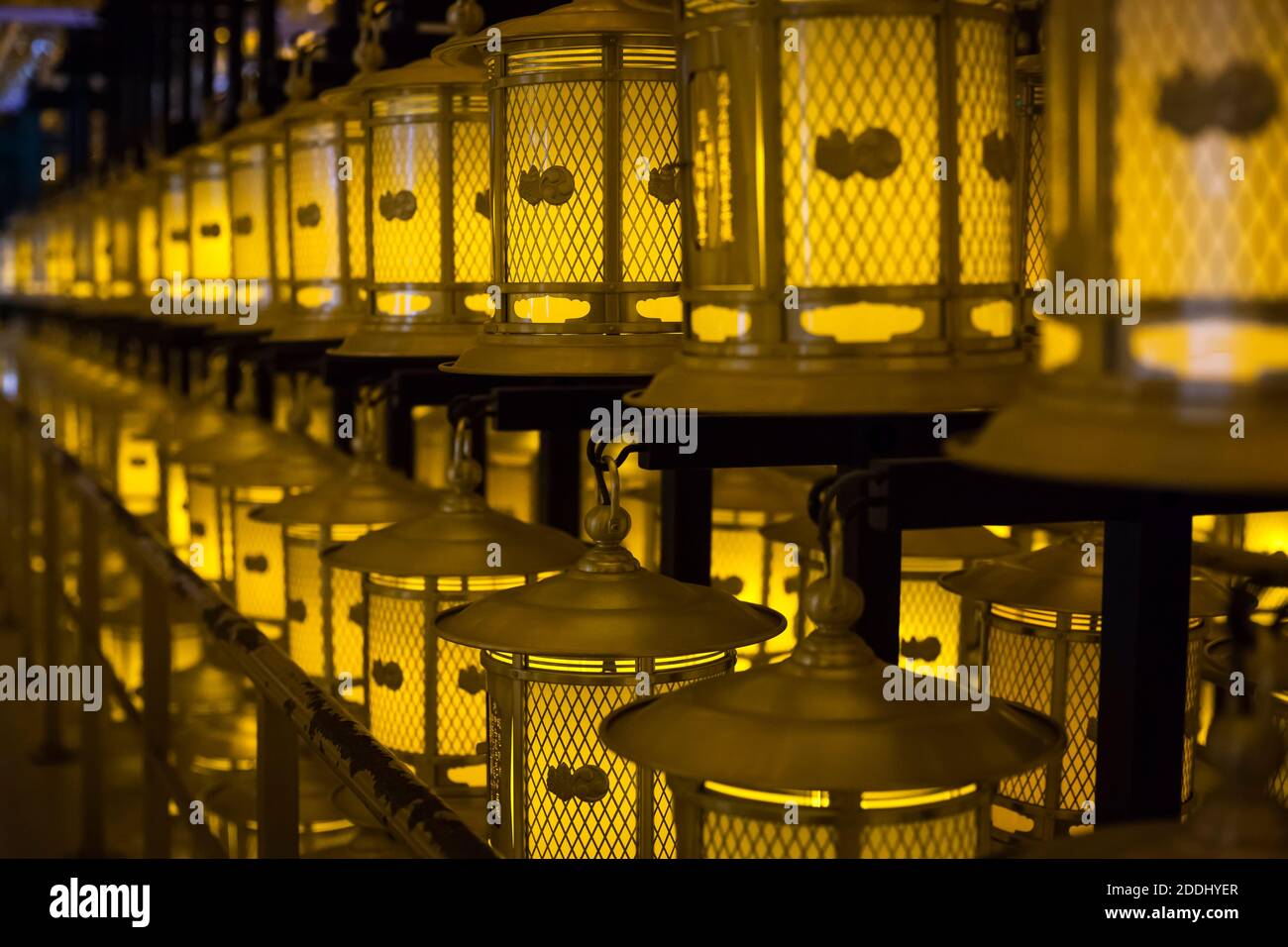 Lantern hall koyasan hi-res stock photography and images - Alamy
