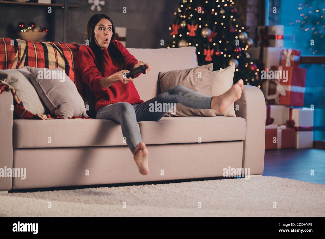 Photo of young attractive beautiful amazed shocked scared afraid woman ...