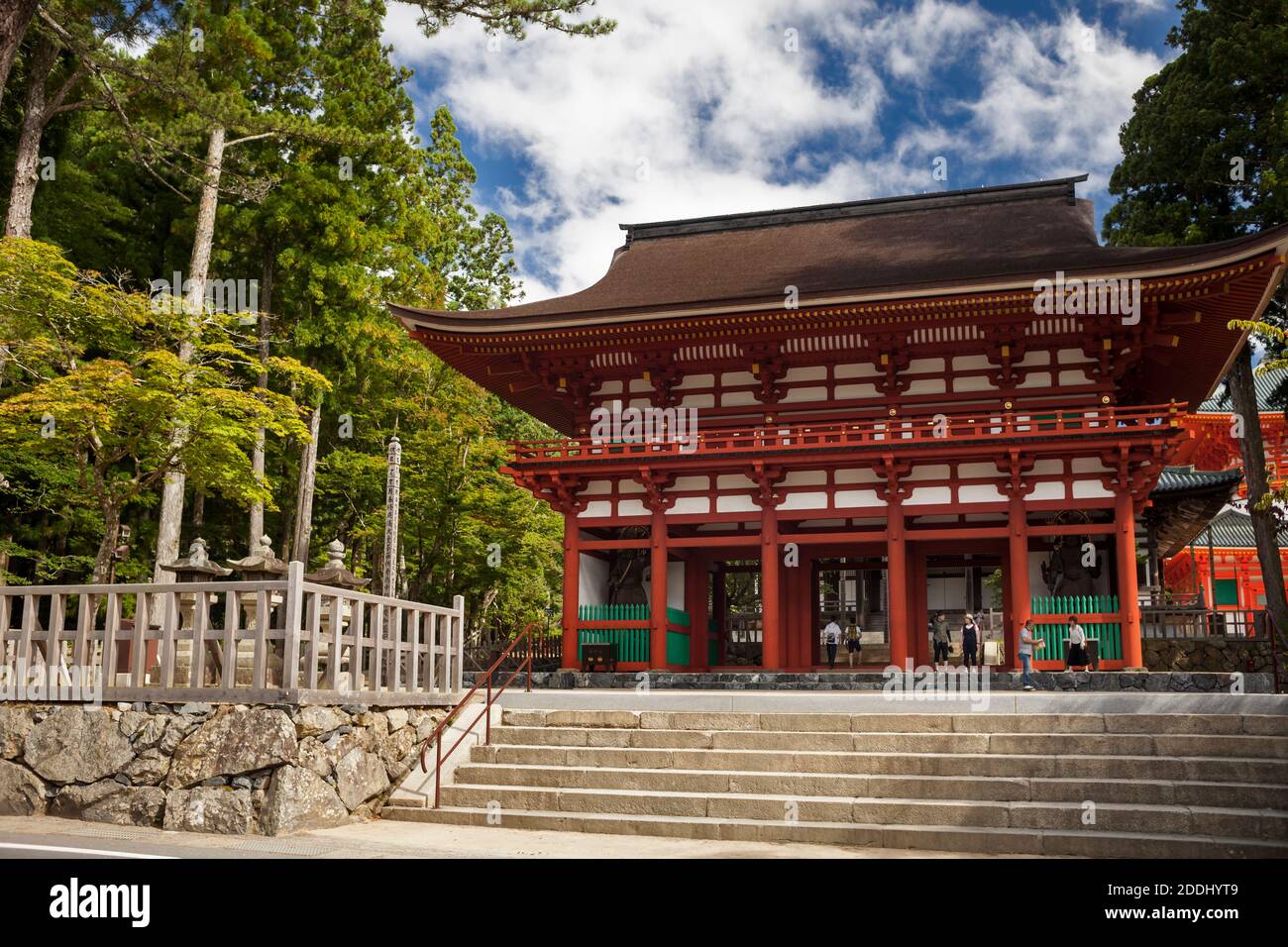 Horizontal low angle view of Chumon Gate in Danjo Garan (Garan ...
