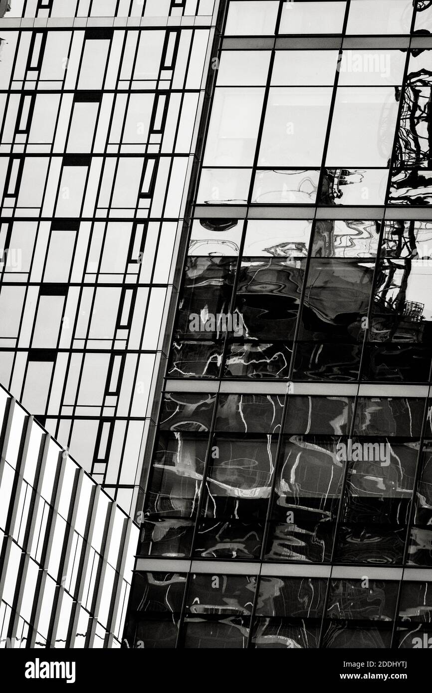 Bw building hi-res stock photography and images - Alamy