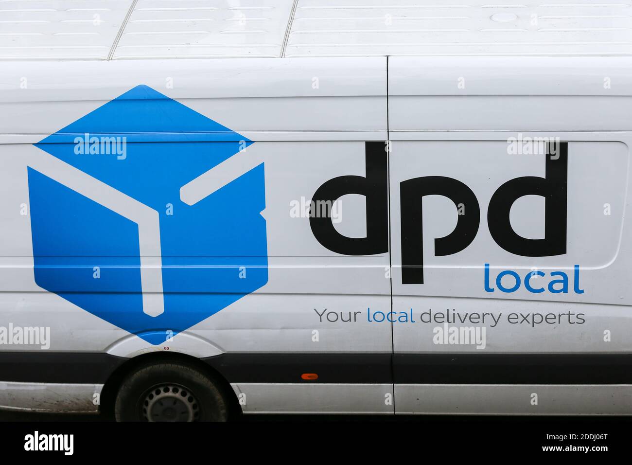 Dpd delivery van hi-res stock photography and images - Alamy