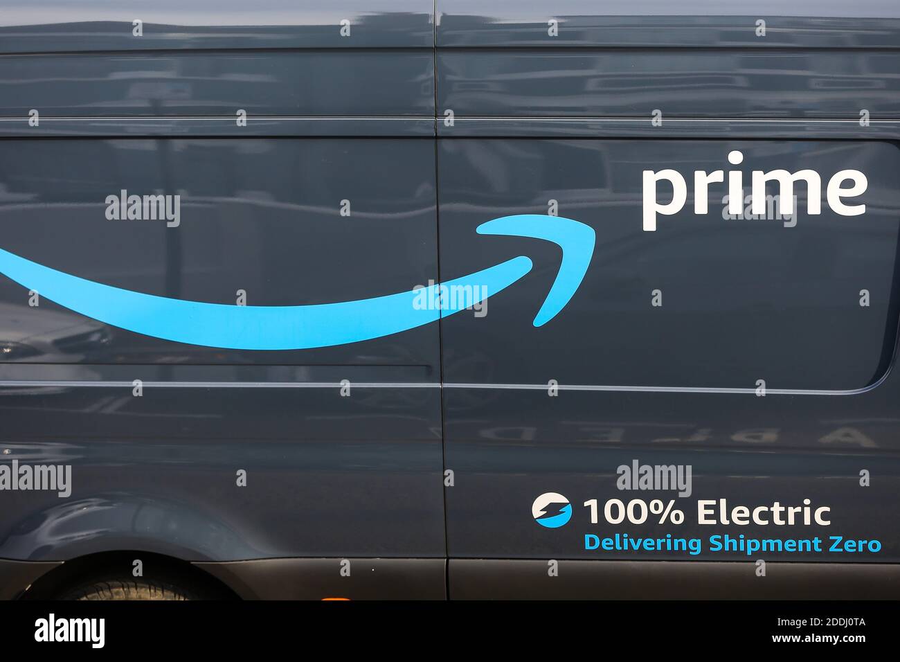 Amazon prime delivery van uk hi-res stock photography and images - Alamy