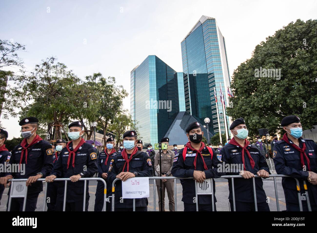 Thai security guard thai prime hi-res stock photography and images - Alamy