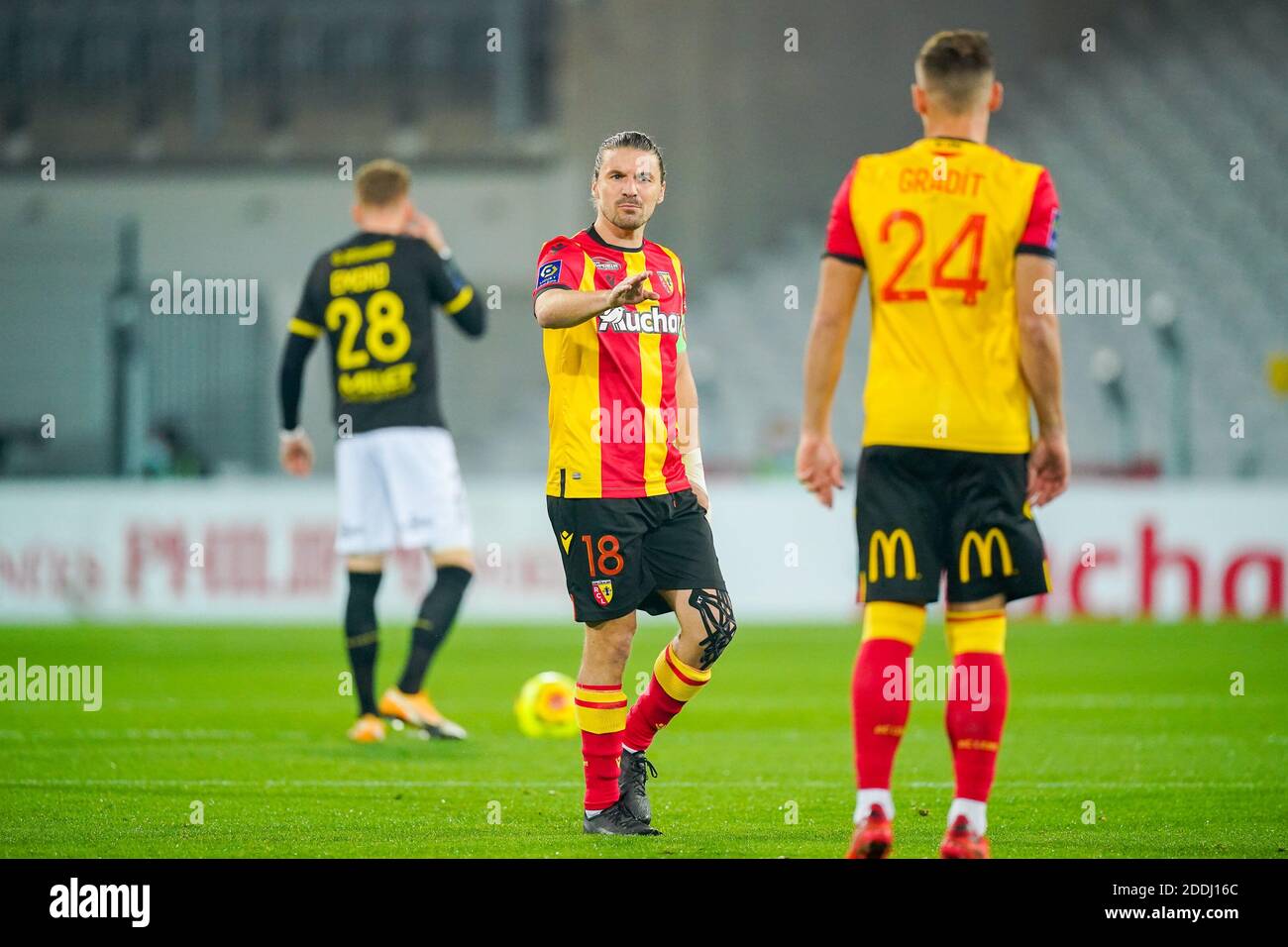 LENS, FRANCE - NOVEMBER 25: Yannick Cahuzac of Lens during the Ligue 1 ...