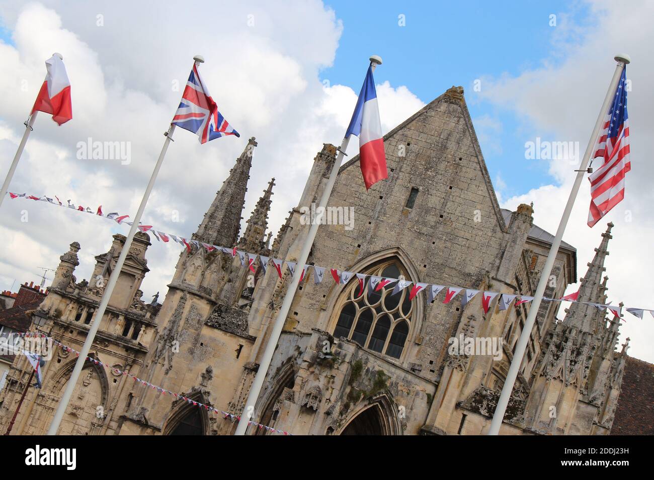 Pinacle gothique hi-res stock photography and images - Alamy