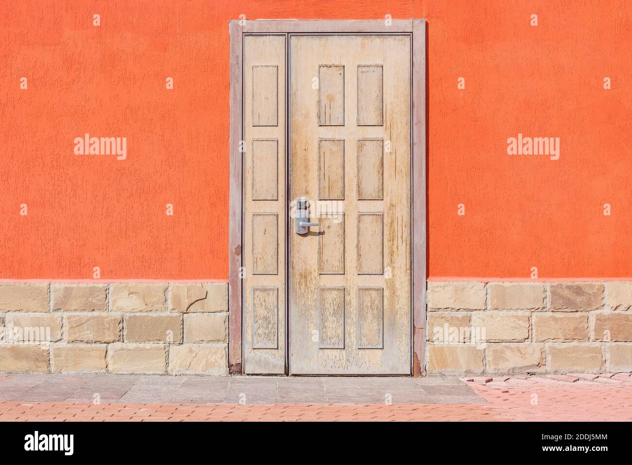 Wooden doors of the old historical building Stock Photo - Alamy