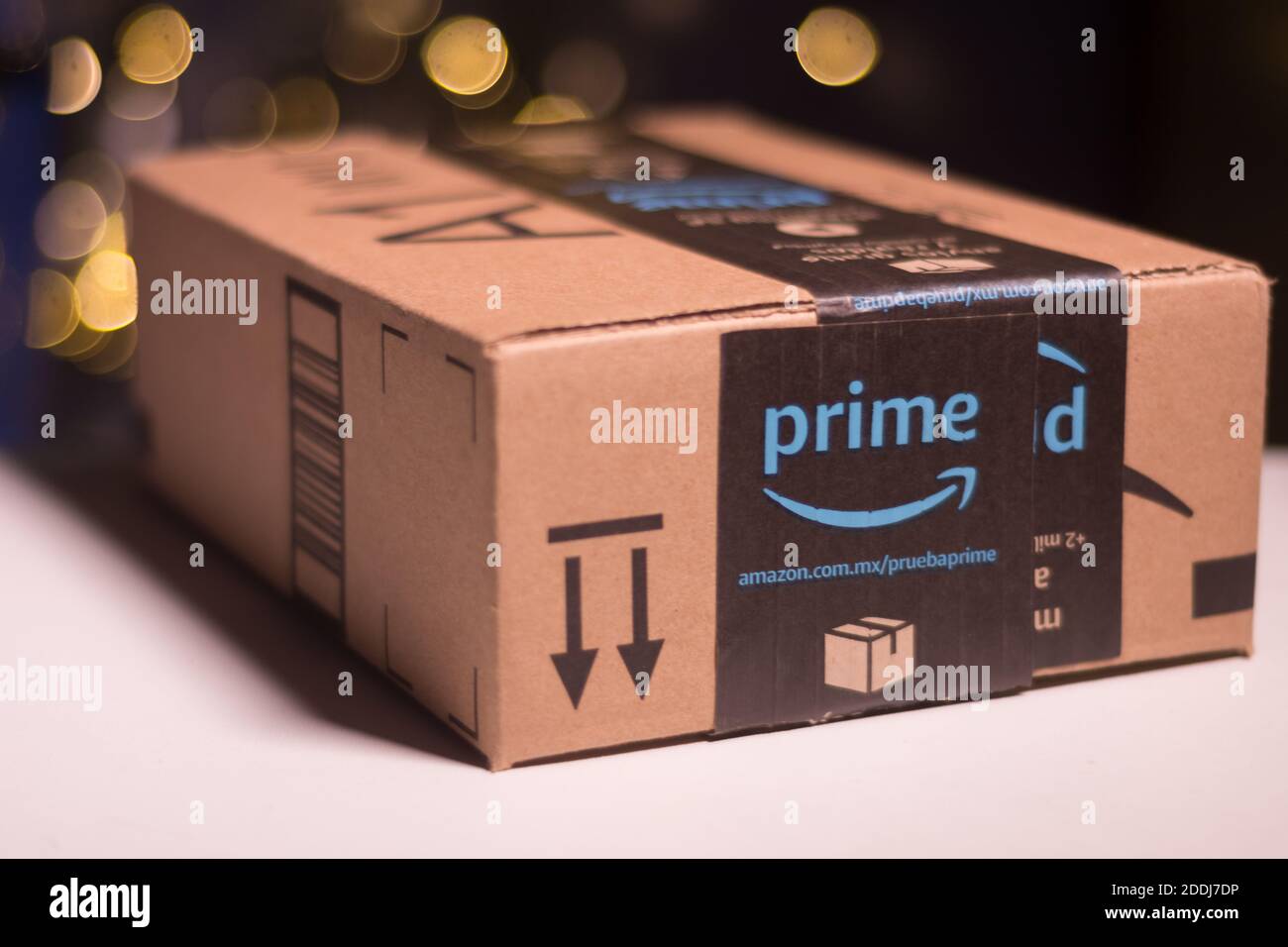 Amazon shipping box hi-res stock photography and images - Alamy
