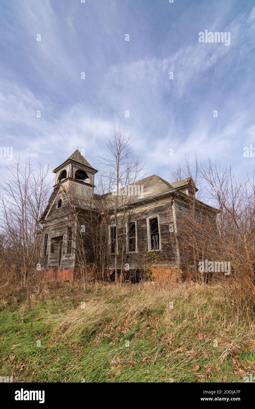 Old scary school building hi-res stock photography and images - Alamy
