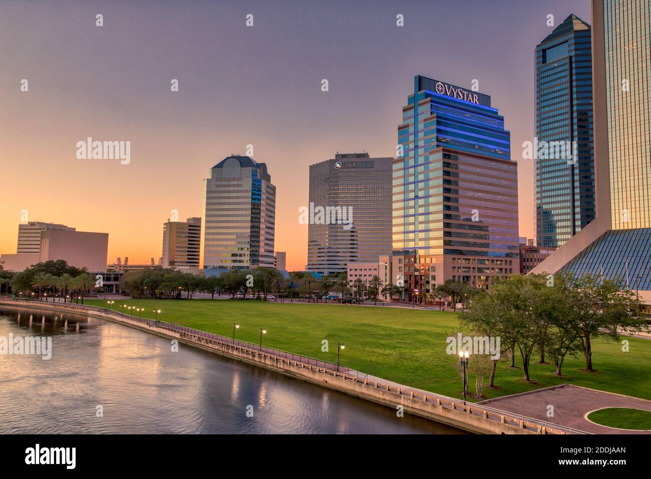 Downtown outline hi-res stock photography and images - Alamy