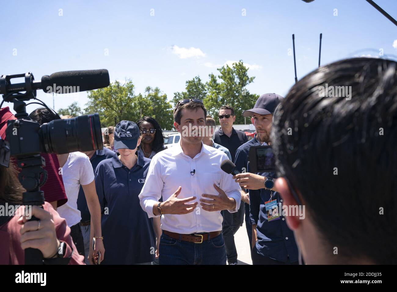 2020 Democratic Presidential Hopeful Pete Buttigieg tours the Iowa ...