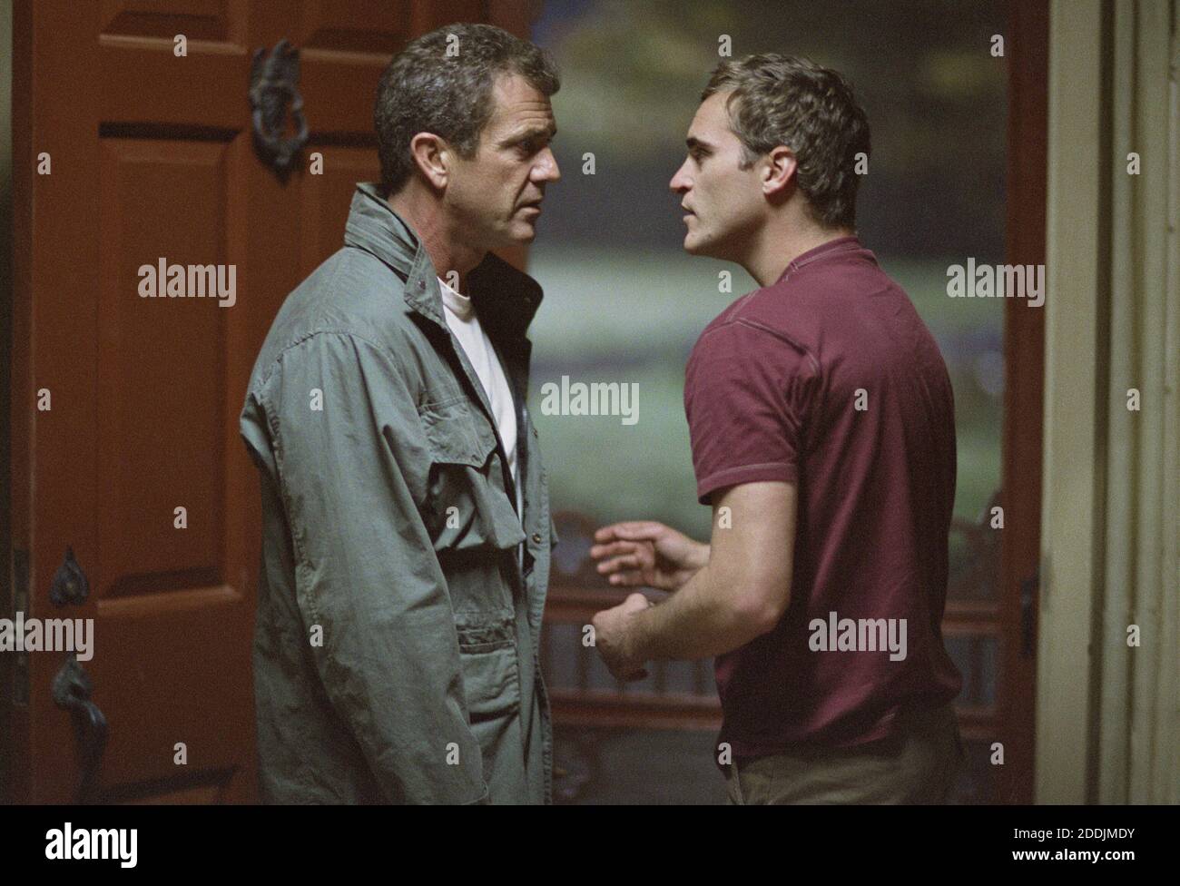 Mel Gibson, Joaquin Phoenix, "Signs" (2002) Photo credit: Touchstone ...