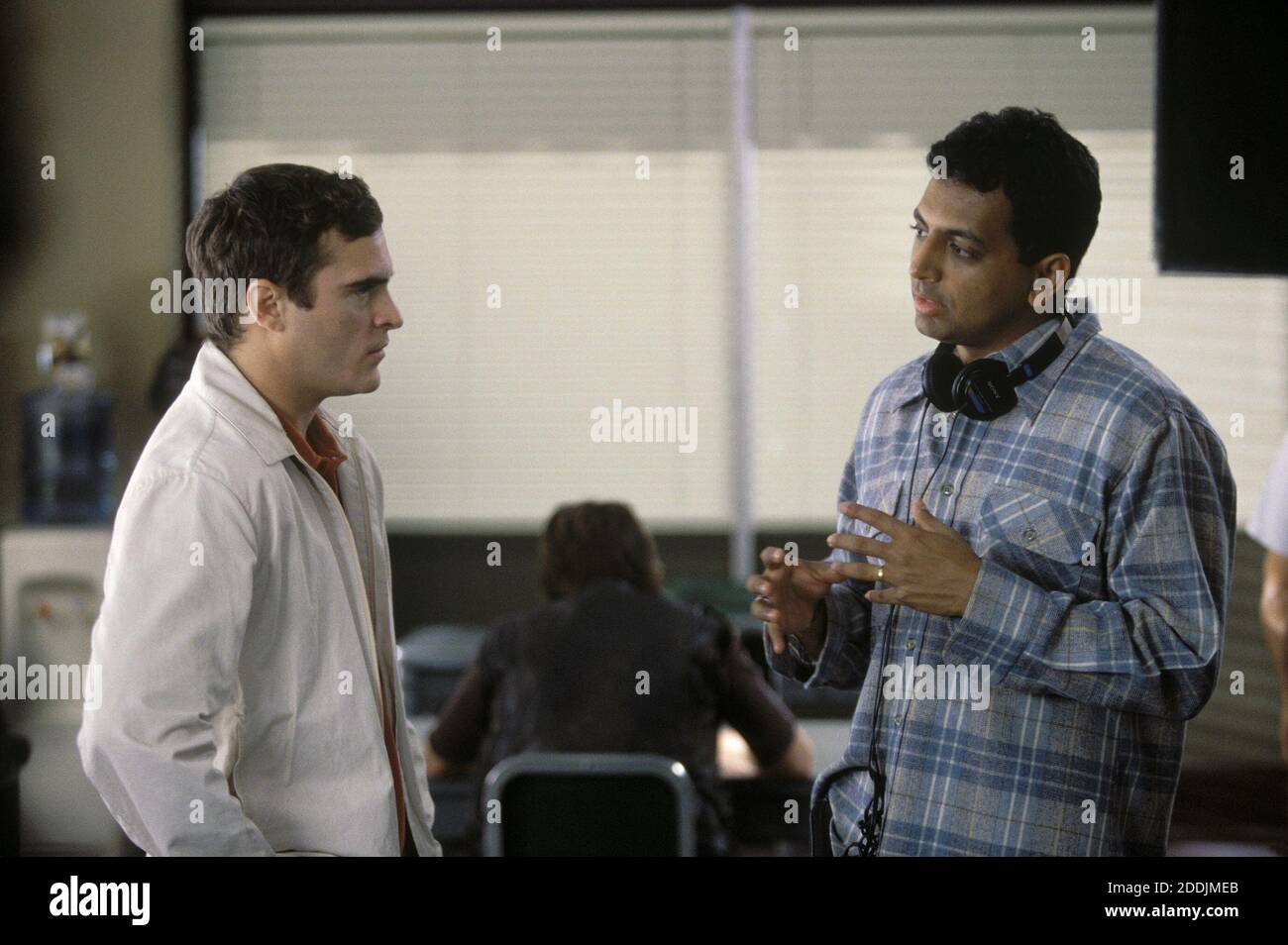 Joaquin Phoenix, Director M. Night Shyamalan, "Signs" (2002) Photo ...